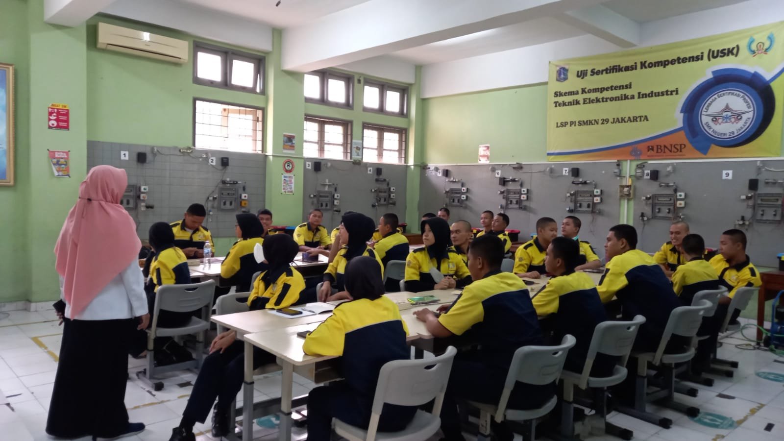 Teknik Elektronika Industri – SMKN 29 Jakarta